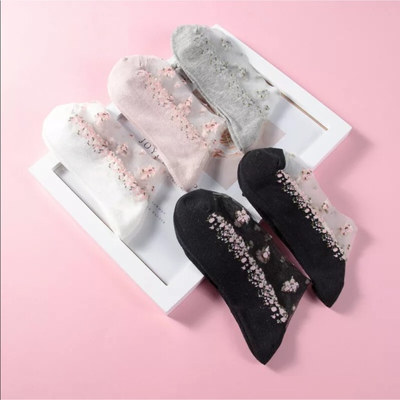 Pink Magnolia | Accessories | Nwt Transparent Flower Lace Crystal Silk ...